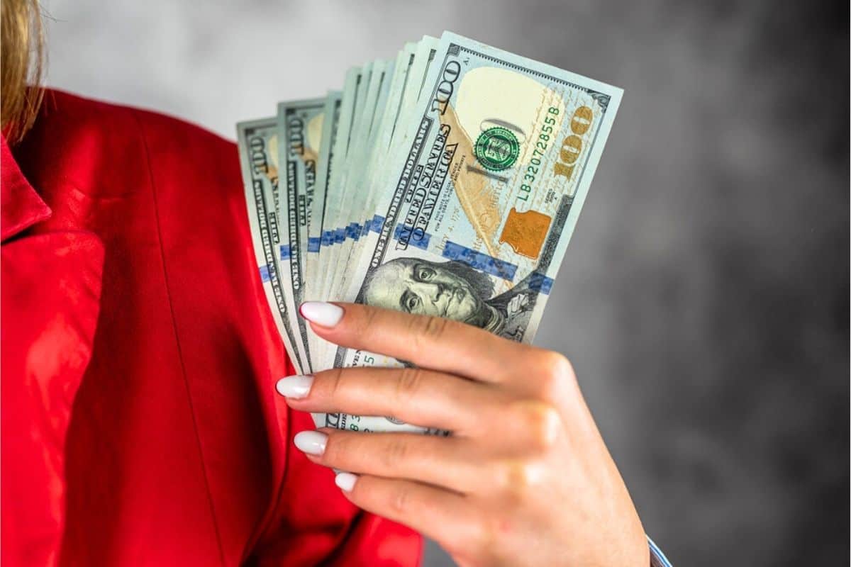 Smart Debt Management Strategies - Saving Dollars and Sense